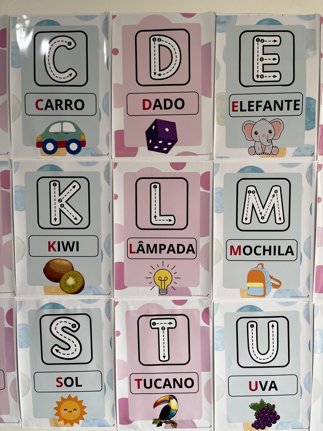 ALFABETO ILUSTRADO DE PAREDE – Ilustre Pedagógica